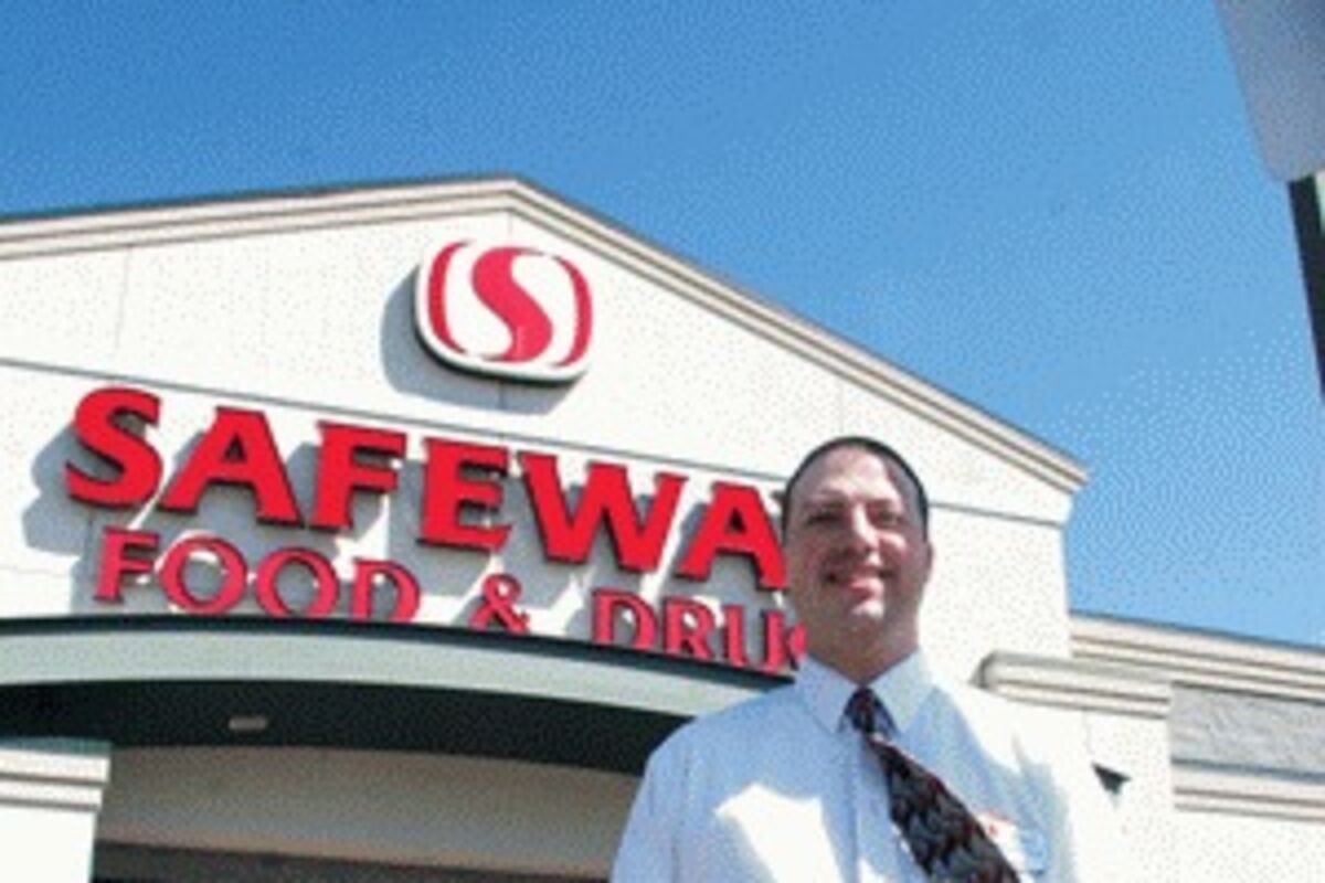 Manager brings local experience to Sweet Home Safeway - The New Era