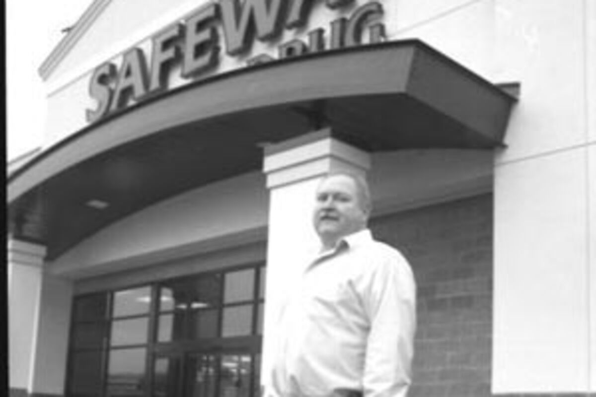 Safeway opens Feb. 28 with S.H. man at helm - The New Era