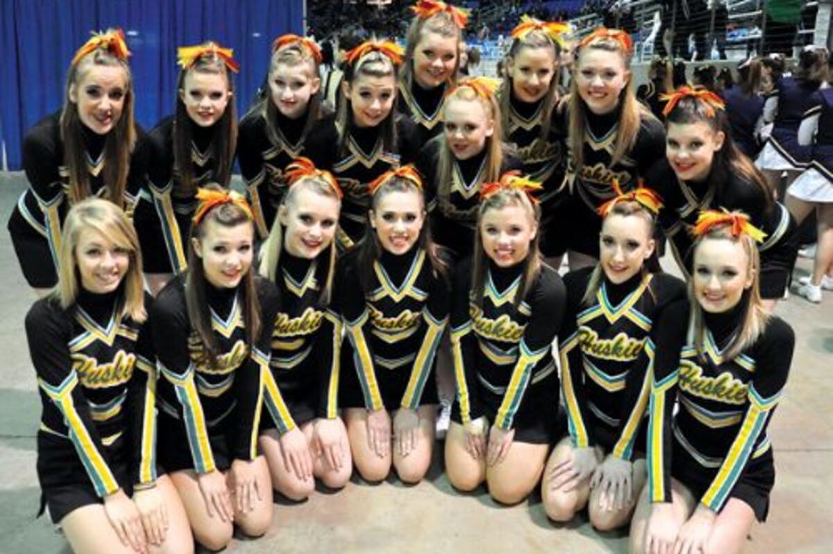 Cheer squads ready for state - The New Era