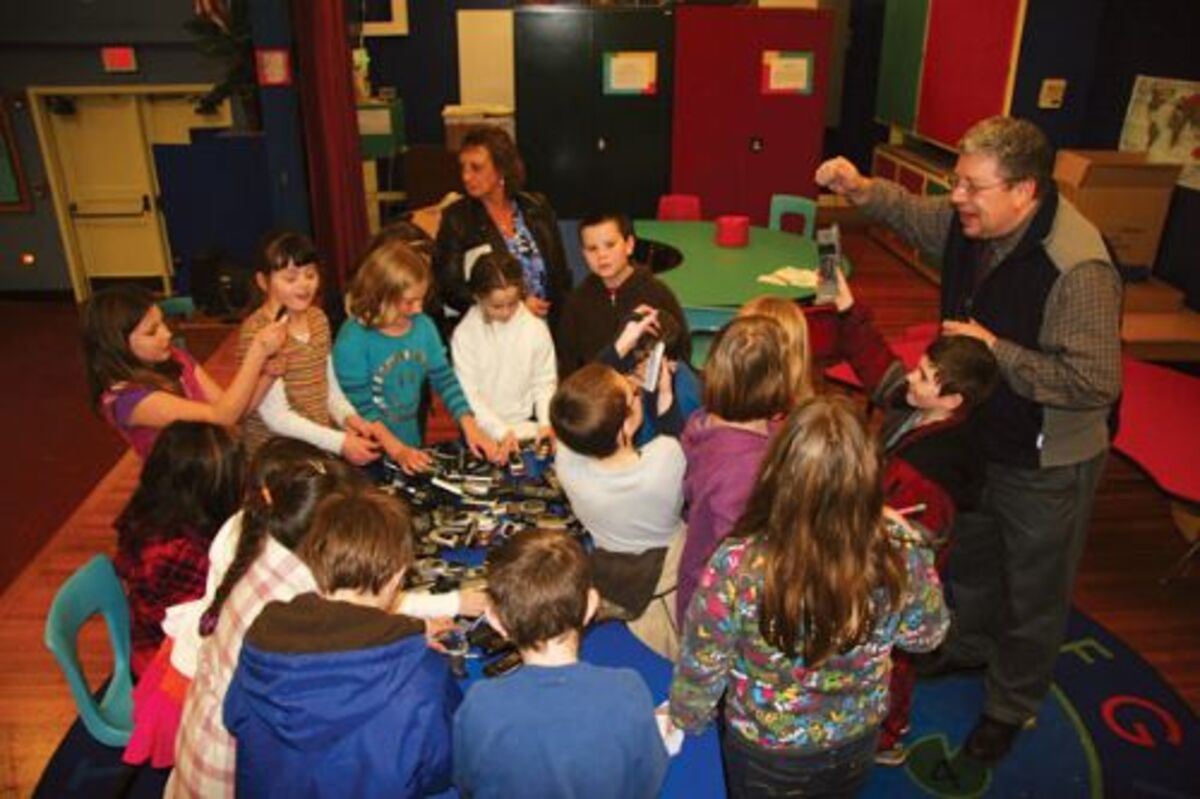 Cell phone fund-raiser brings money, curiosity - The New Era