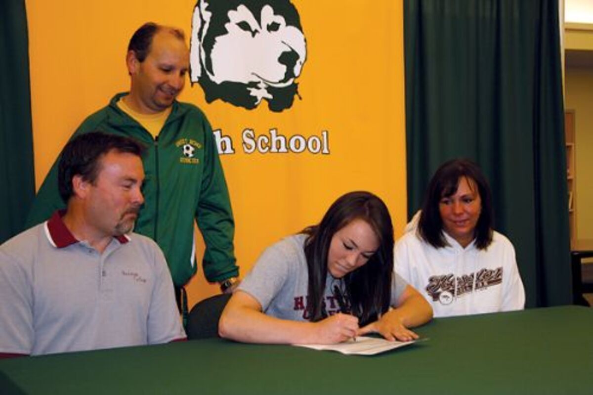 Jasmin Yoder signs to play soccer at Hesston College - The New Era
