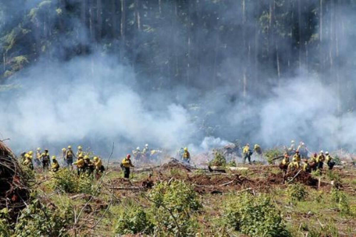 Firefighters finish training as local fire season starts - The New Era