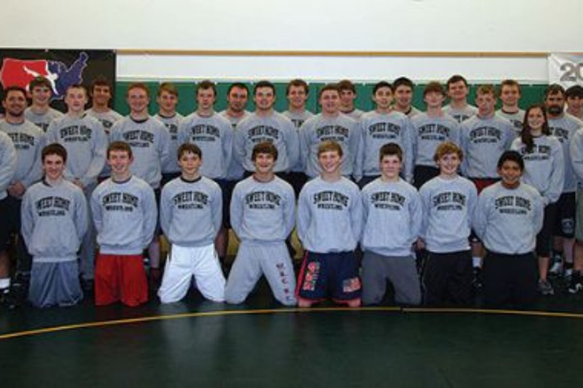 Wrestlers, loaded with ‘leadership,’ aim for trophies - The New Era