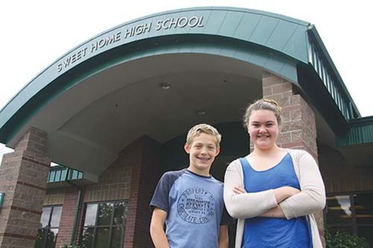 Freshmen of the Year follow siblings’ footsteps - The New Era