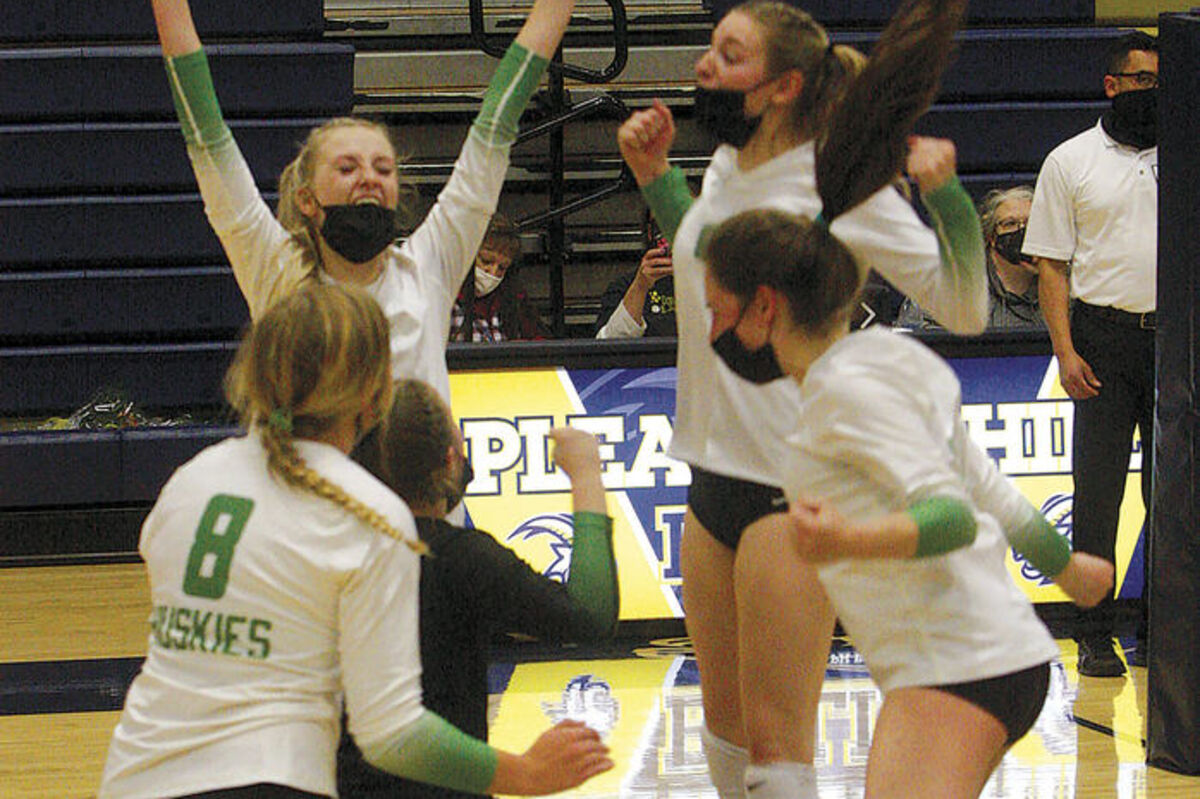 State title win completes unfinished business for Husky volleyball ...