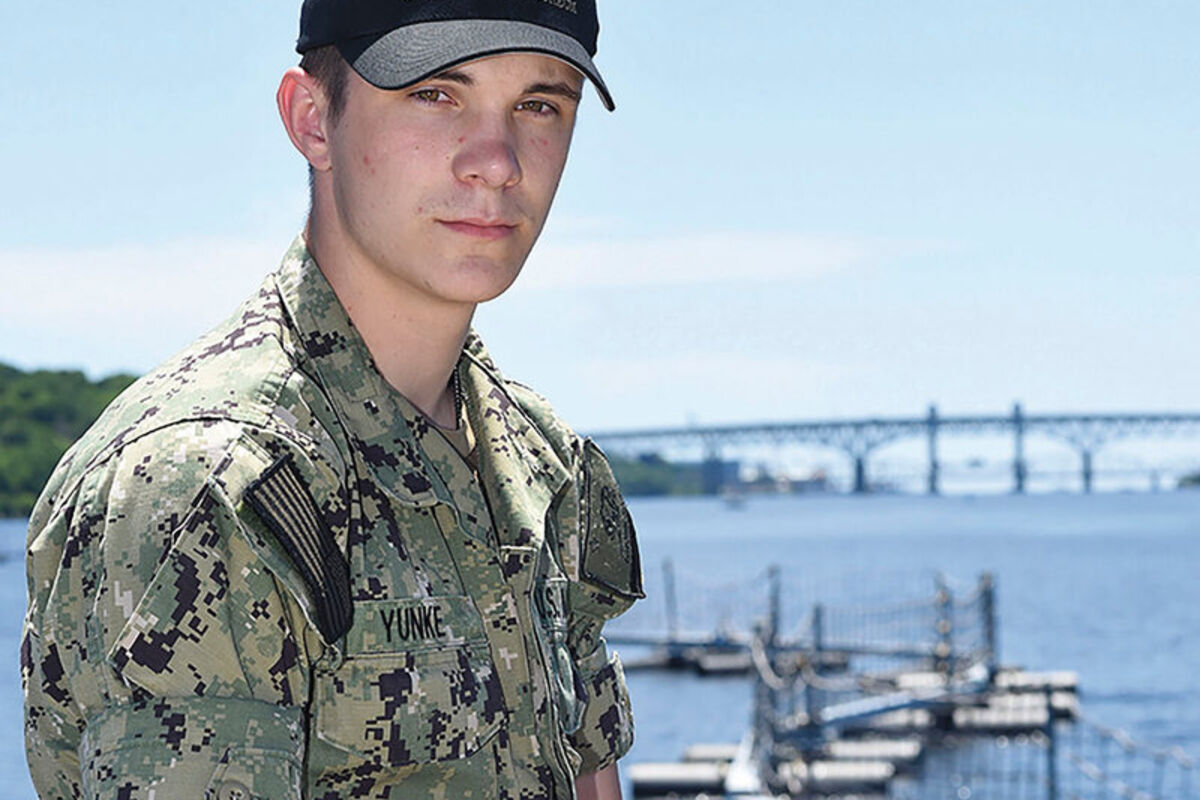 SH grad serving aboard nuclear-powered Navy sub - The New Era