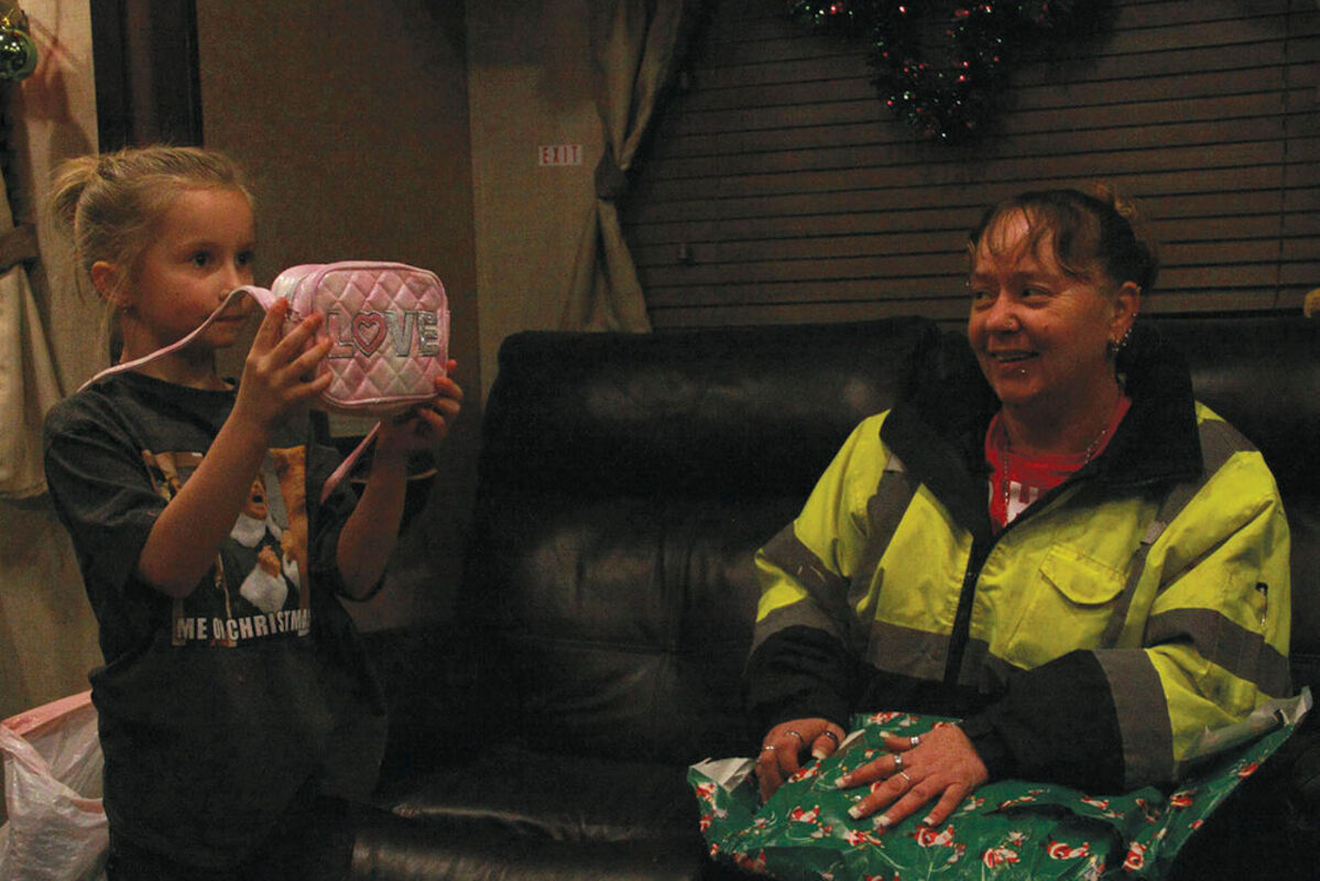 Timber Unity delivers big Christmas Eve surprise for local family - The ...