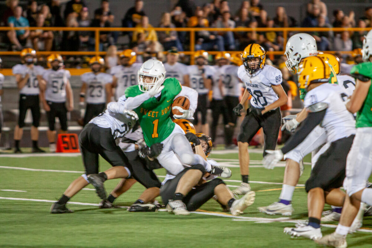 Sweet Home football stifled by tough Cascade team - The New Era