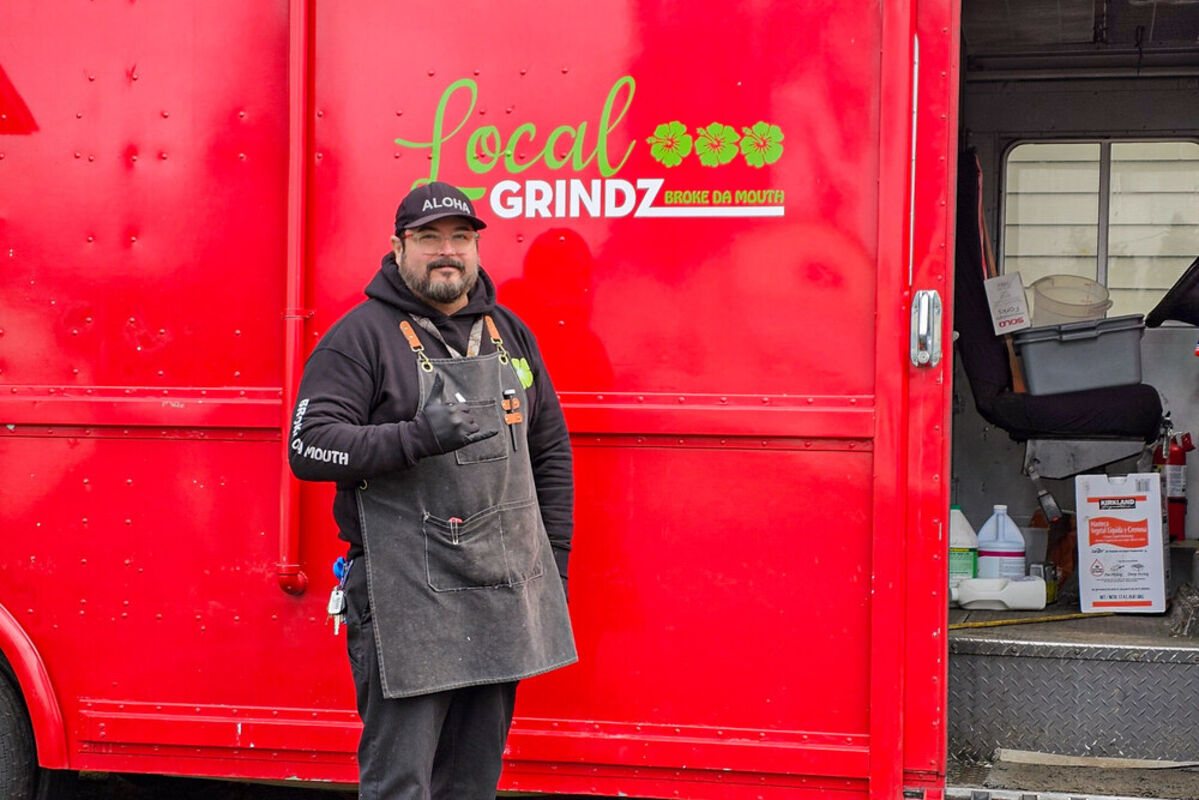 Local Grindz Delivers Dinner To Seniors Stuck In Storm - The New Era