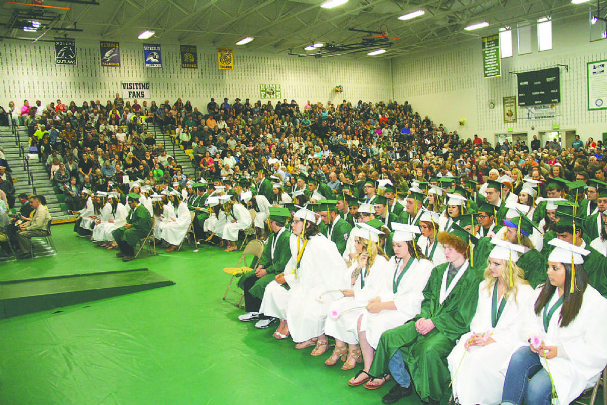 Class of 2017 graduates - The New Era