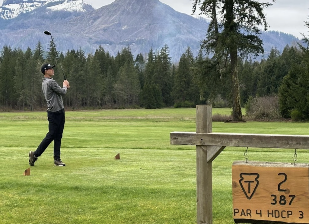 Husky golfers see scores fall as season progresses - The New Era