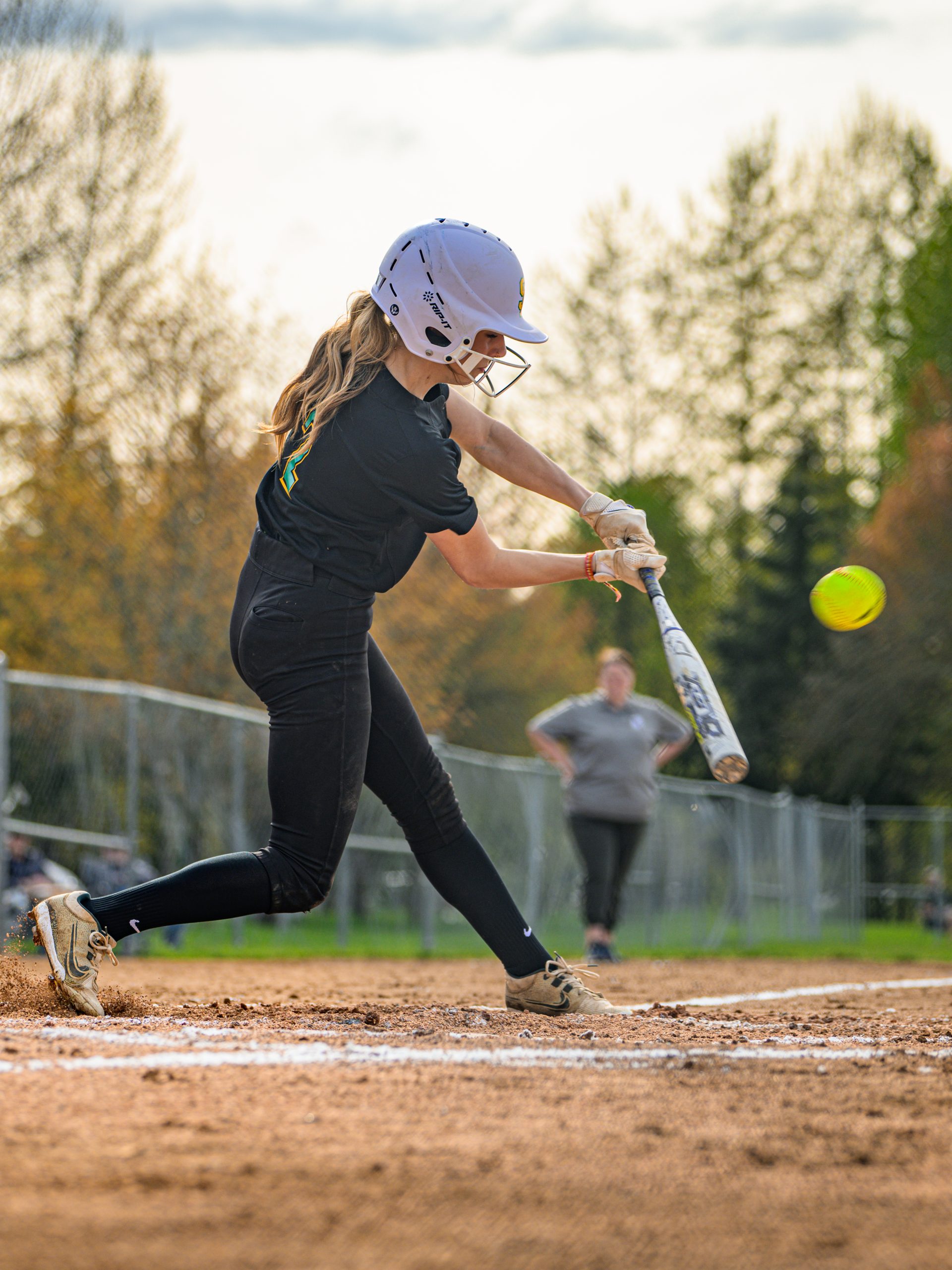 Huskies break into top 10 in softball rankings, start OWC play - The ...