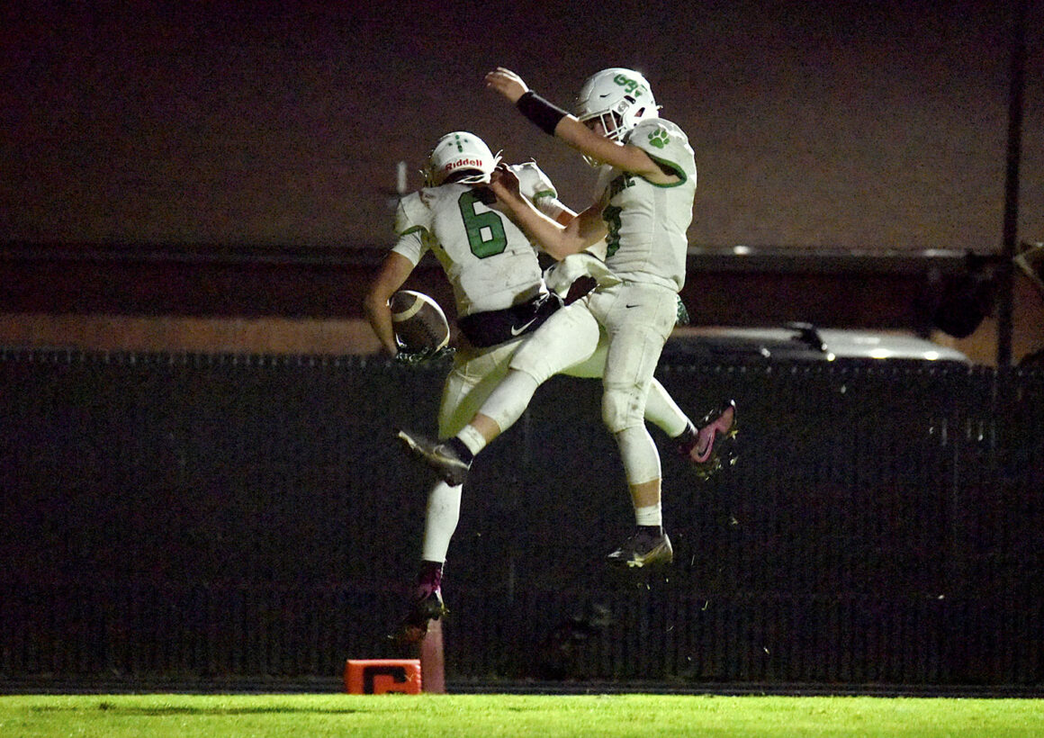 Huskies get a gift, head to La Grande for football playoffs - The New Era